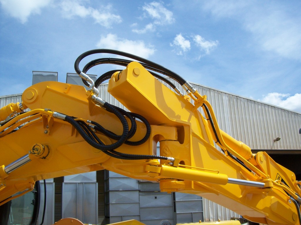 Hydraulic offset boom