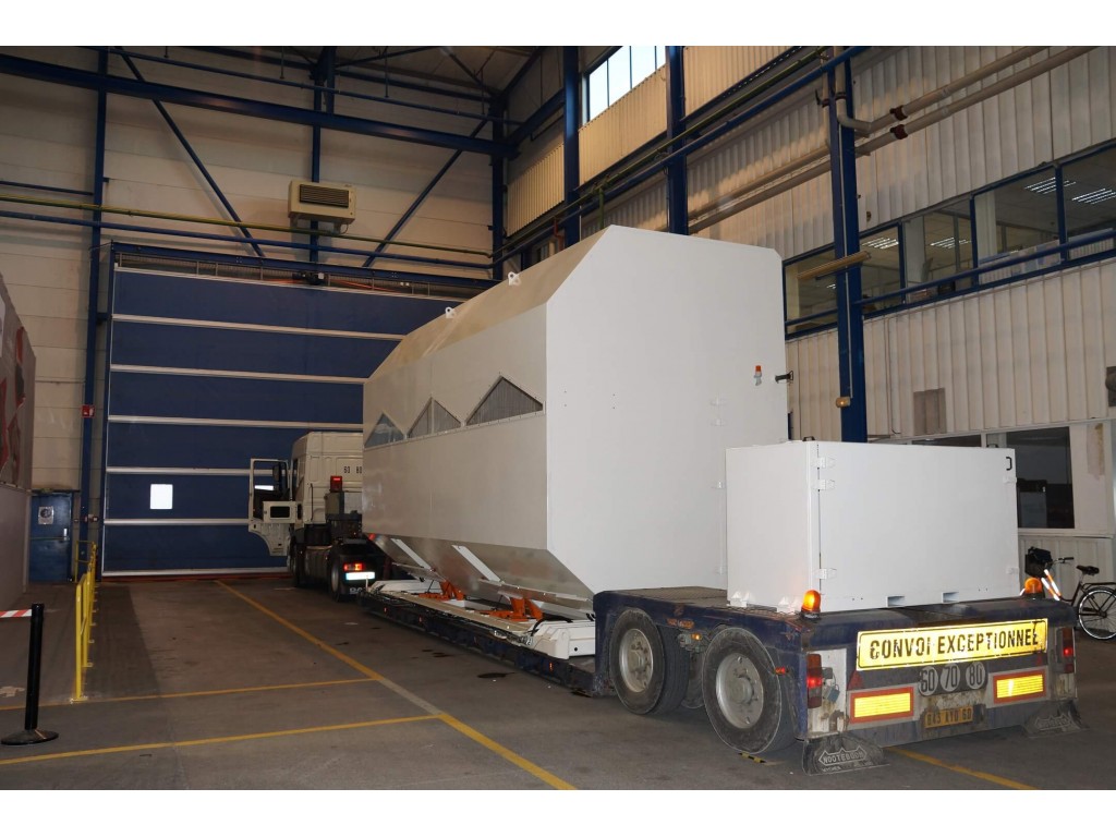 Transport of aircraft fuselage sections