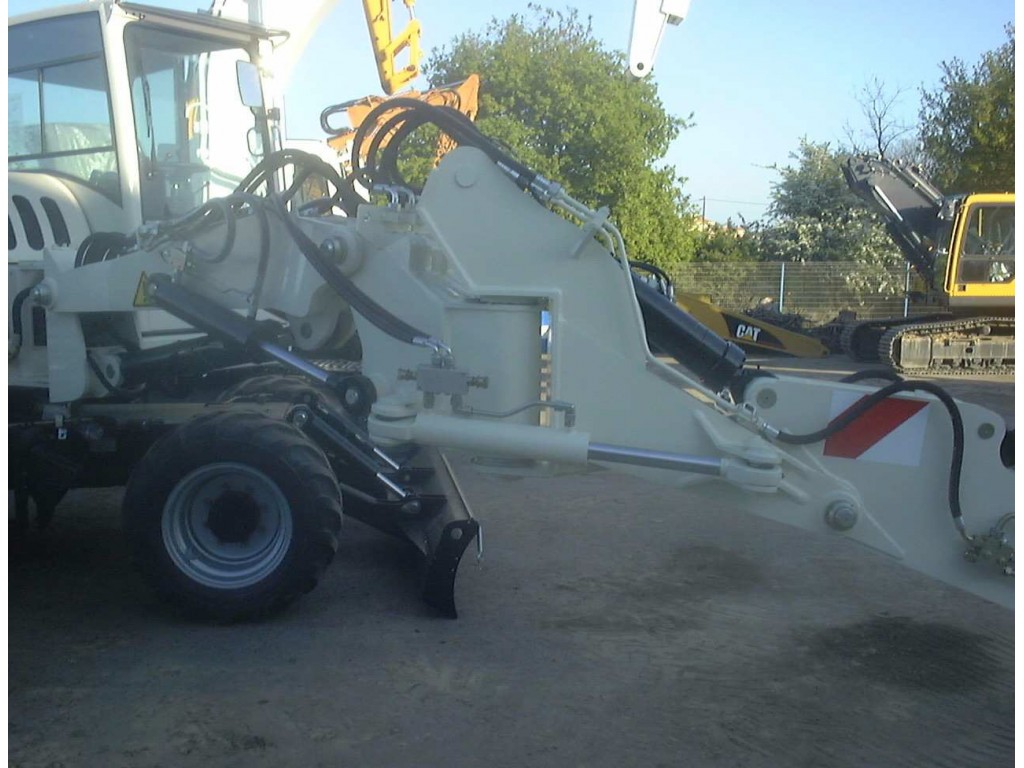 Boom offset on Terex excavators