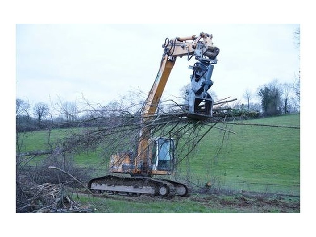 Self-operated Stump crusher